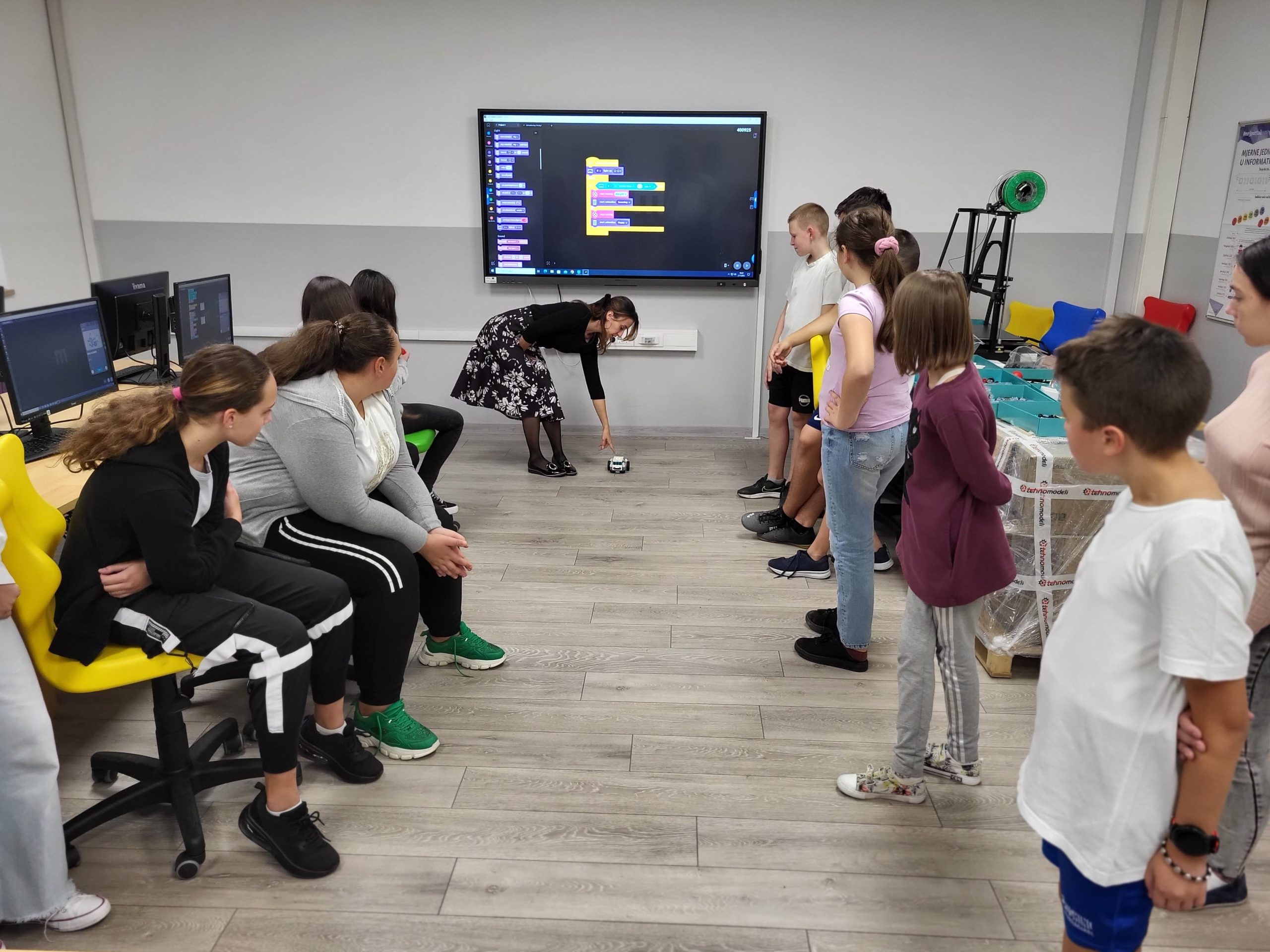 „Edukacijska robotika & STEAM radionica“ održana za 13 razrednih odjela ...